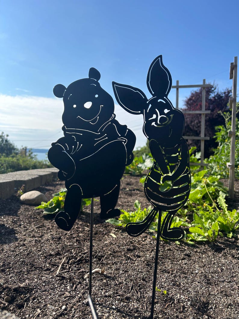 Piglet Metal Garden Stake, Disney Yard Art, Classic Winnie the Pooh ...