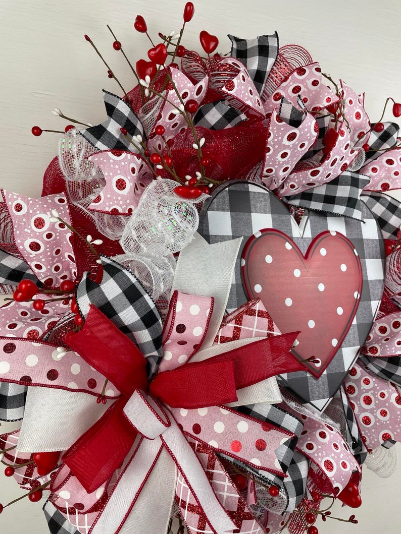 Valentine's Wreath; Heart Wreath; Valentine's Day Wreath - Etsy