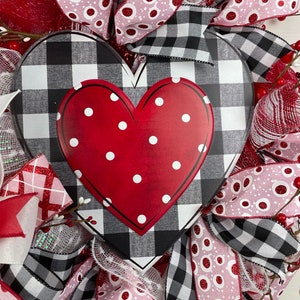 Valentine's Wreath; Heart Wreath; Valentine's Day Wreath - Etsy