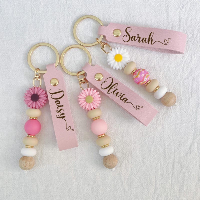Daisy Keychain - Etsy