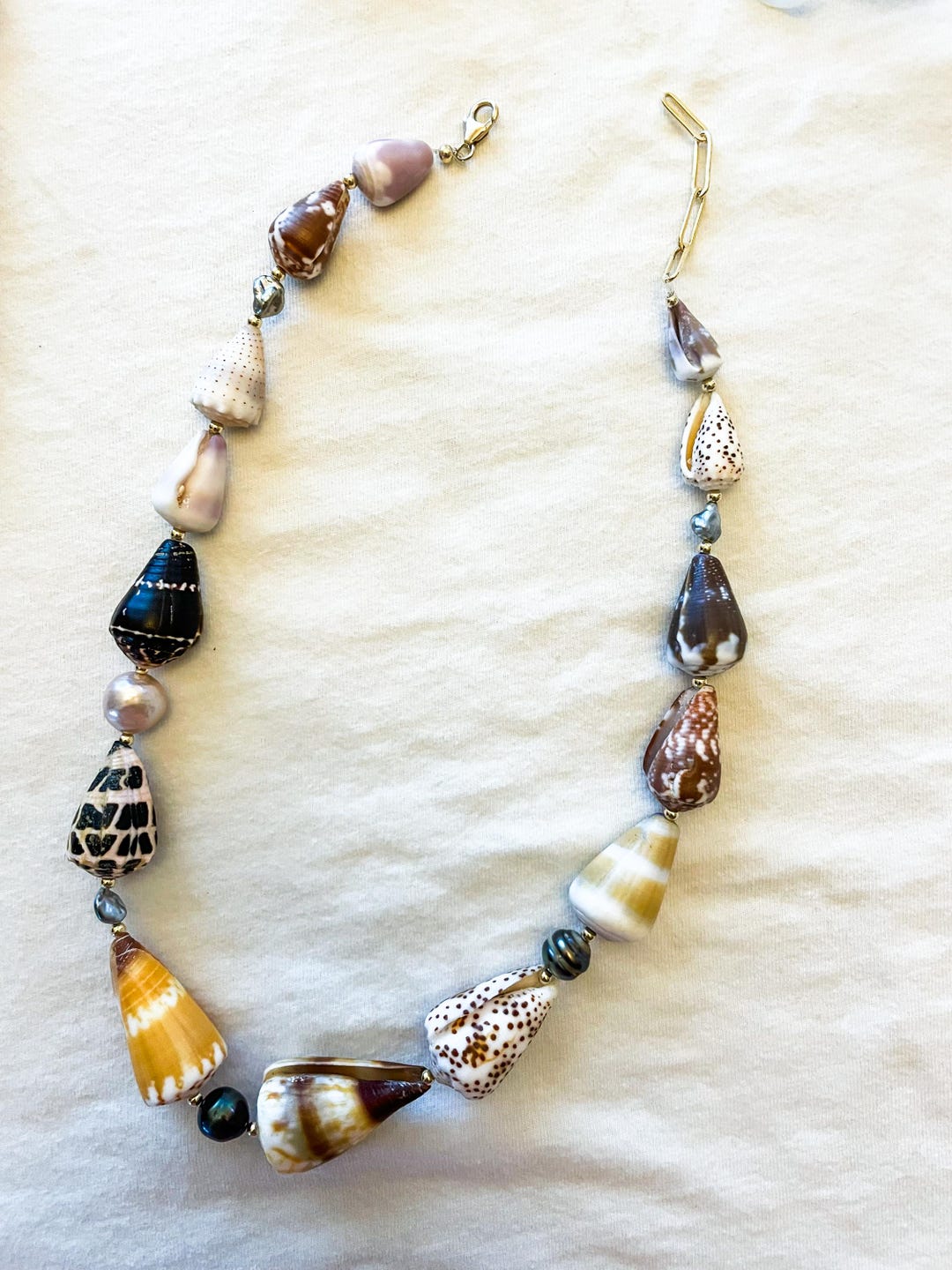Stunning Hawaiian Seashell Necklace: Adjustable 17.5" Beach Jewelry ...
