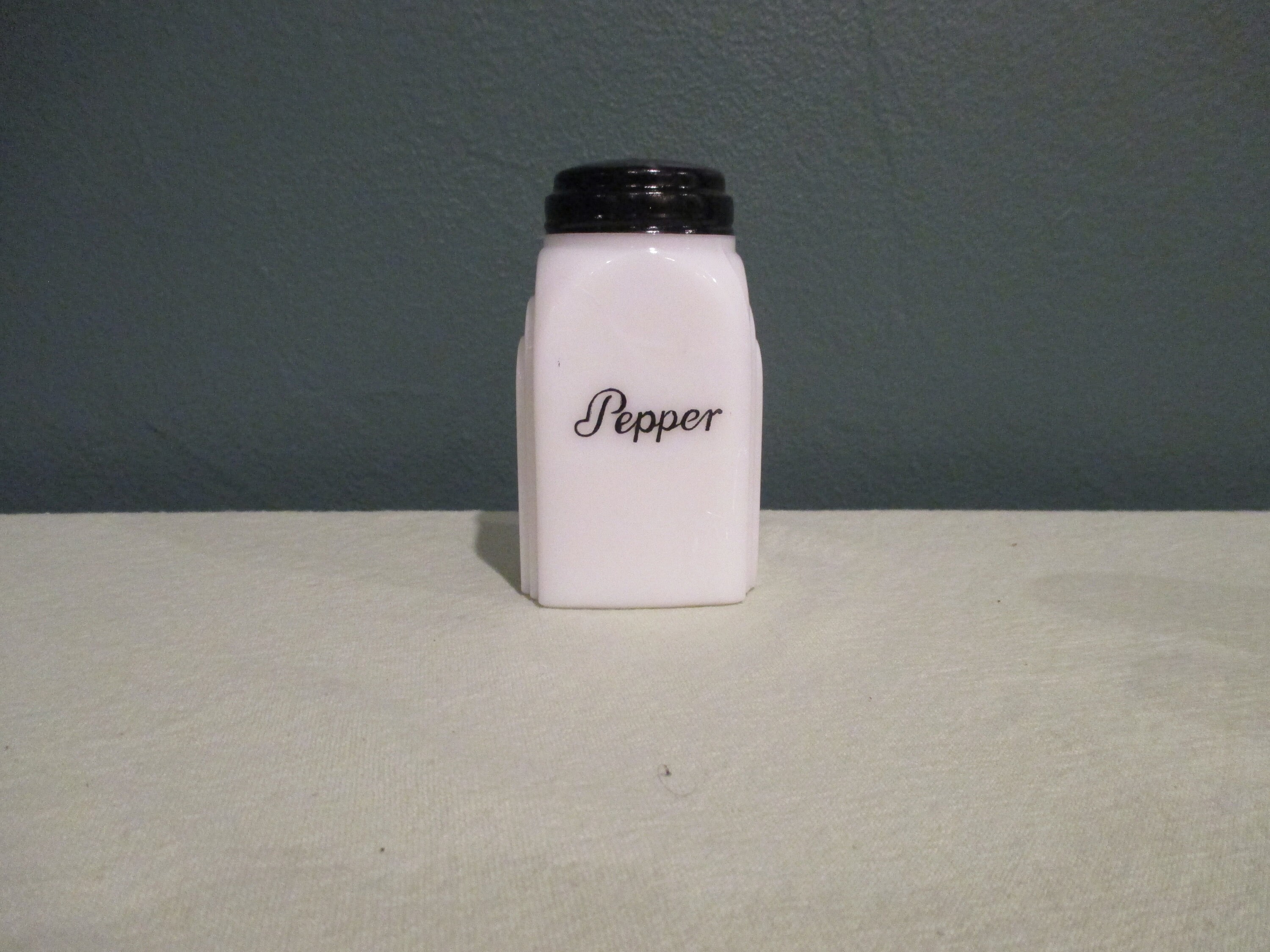 Vintage Mckee White Roman Arch 4 Pc. Shaker Set - Etsy