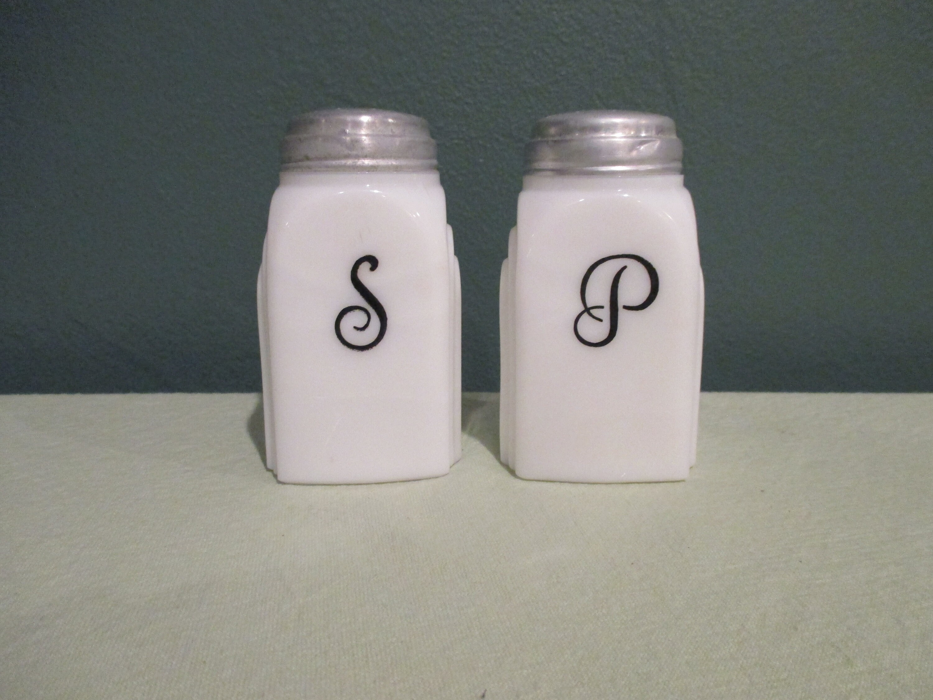 Vintage Mckee White initial Black Font Roman Arch Salt & Pepper Shaker ...