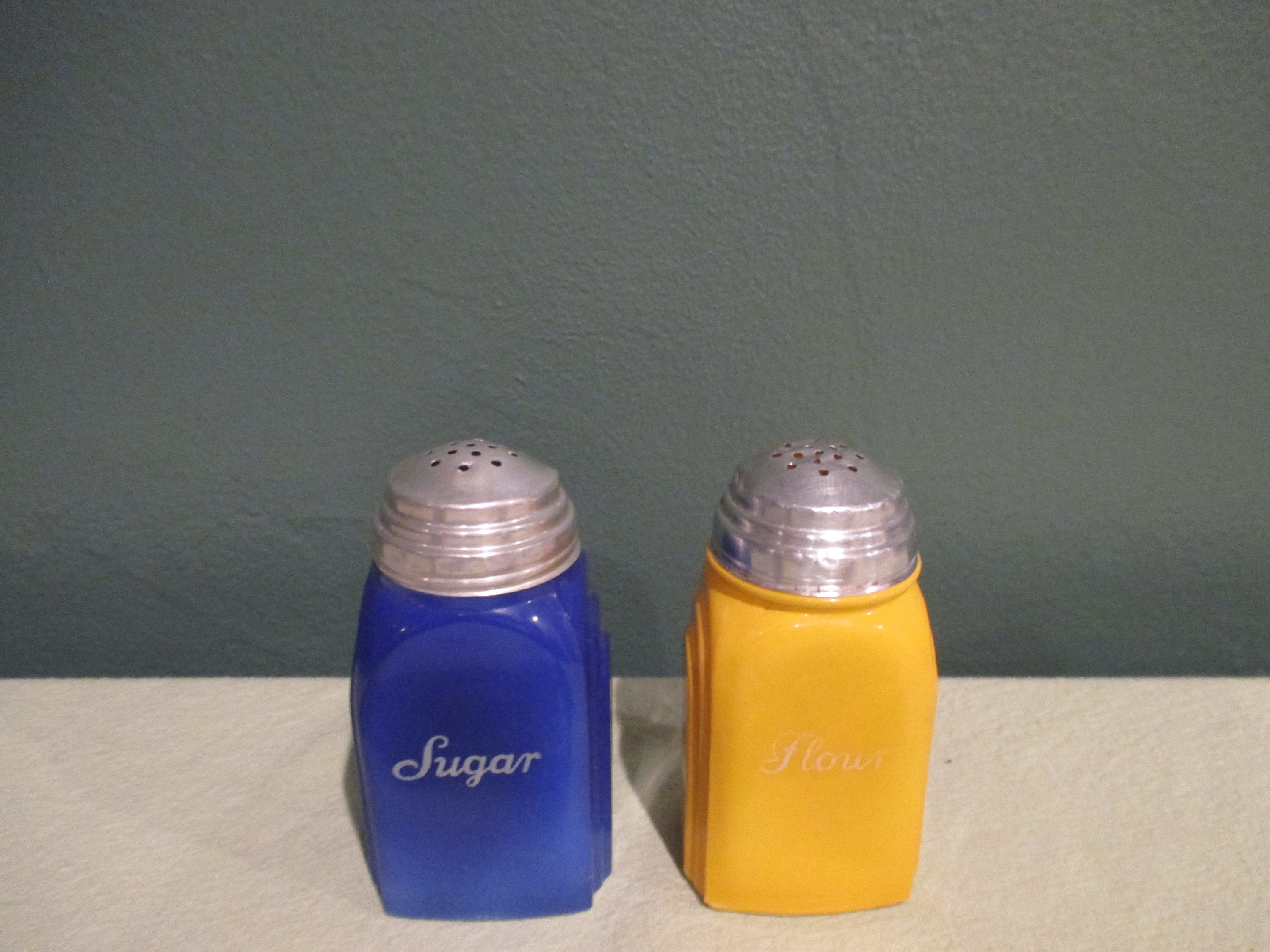 Vintage Mckee Fired-on Primary Color white Font Roman Arch Sugar ...