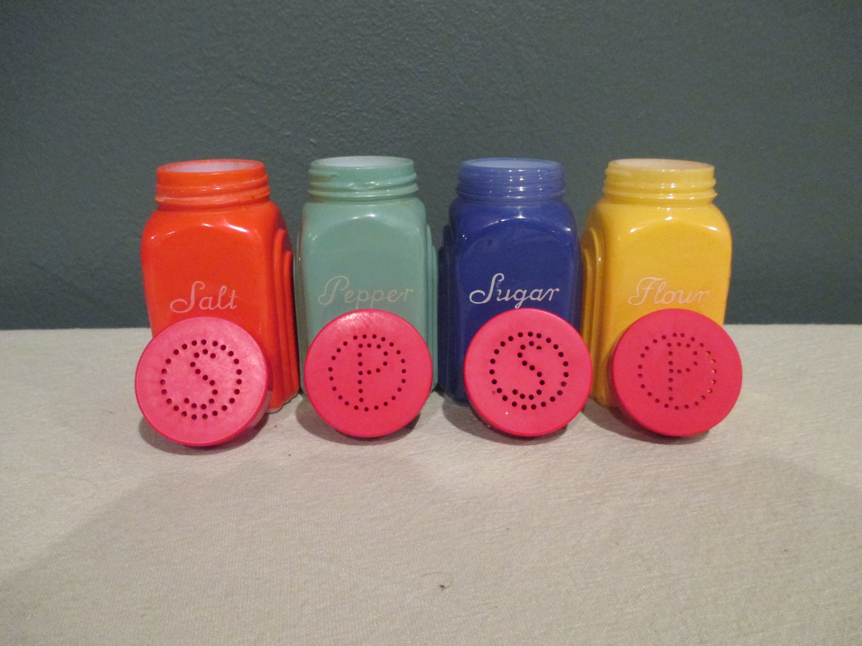 Vintage Mckee Fired-on Small Roman Arch Multi-color white Font 4 Piece ...