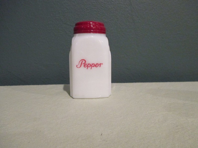Vintage Mckee White red Font Roman Arch 4 Pc. Shaker Set - Etsy