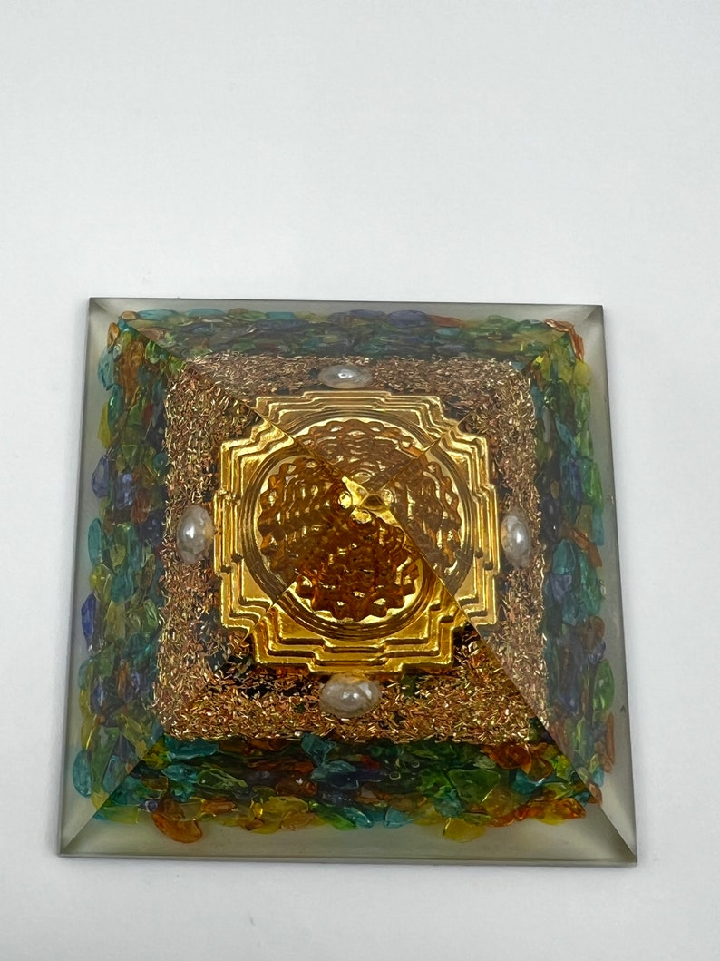 7 Chakra Shree Yantra Pyramid Meditation Healing Energy Generator ...