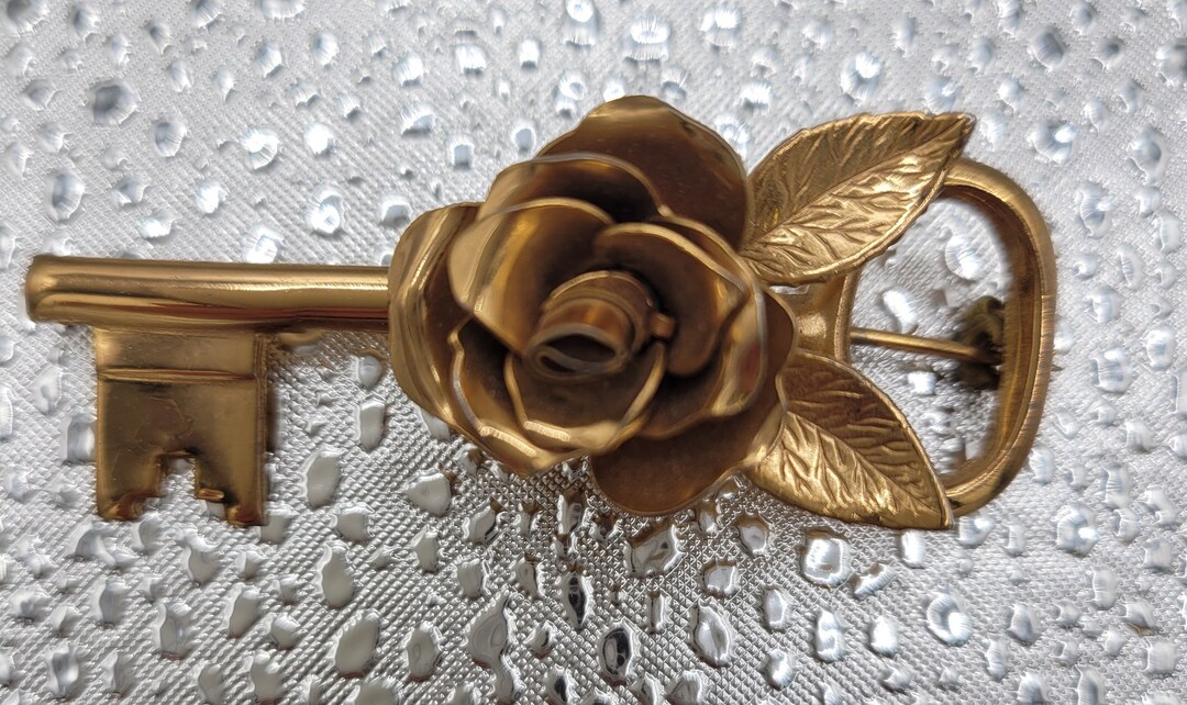 Vintage Brooch Skeleton Key Rose Flower Brooch - Etsy