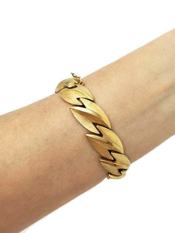 Gold Crown Trifari Bracelet Vintage Bangle Bracelets… - Gem