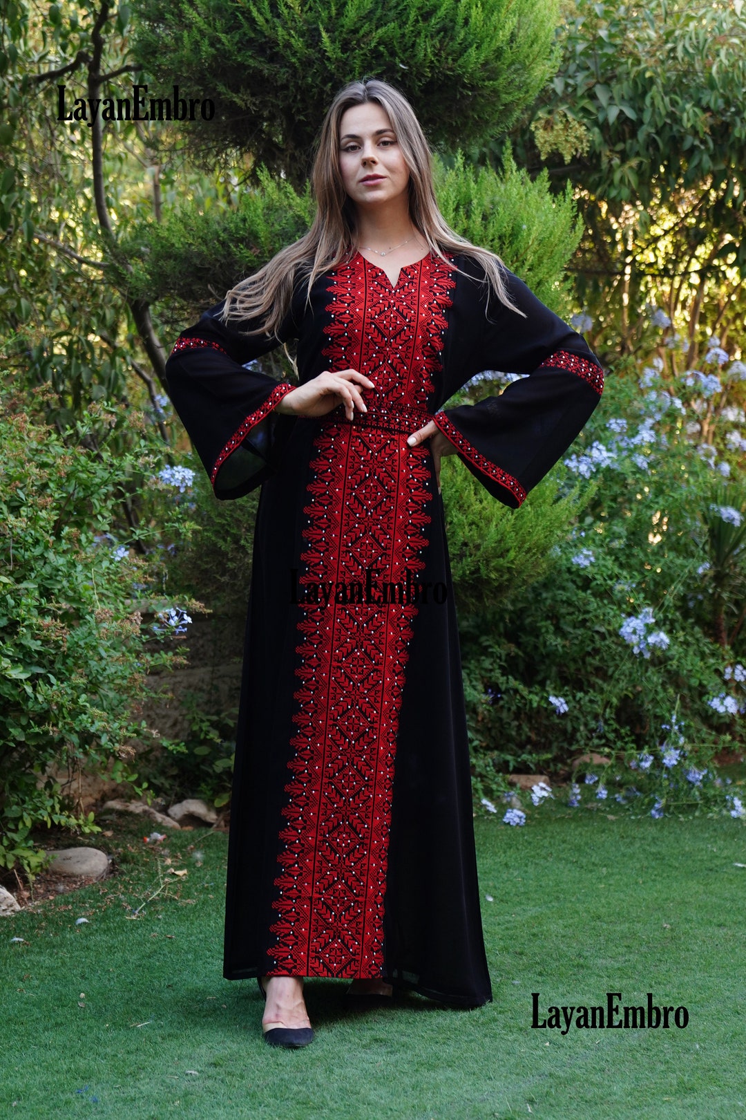 Palestinian Embroidered Thawb Dress Available in Multicolors. مطرزات ...