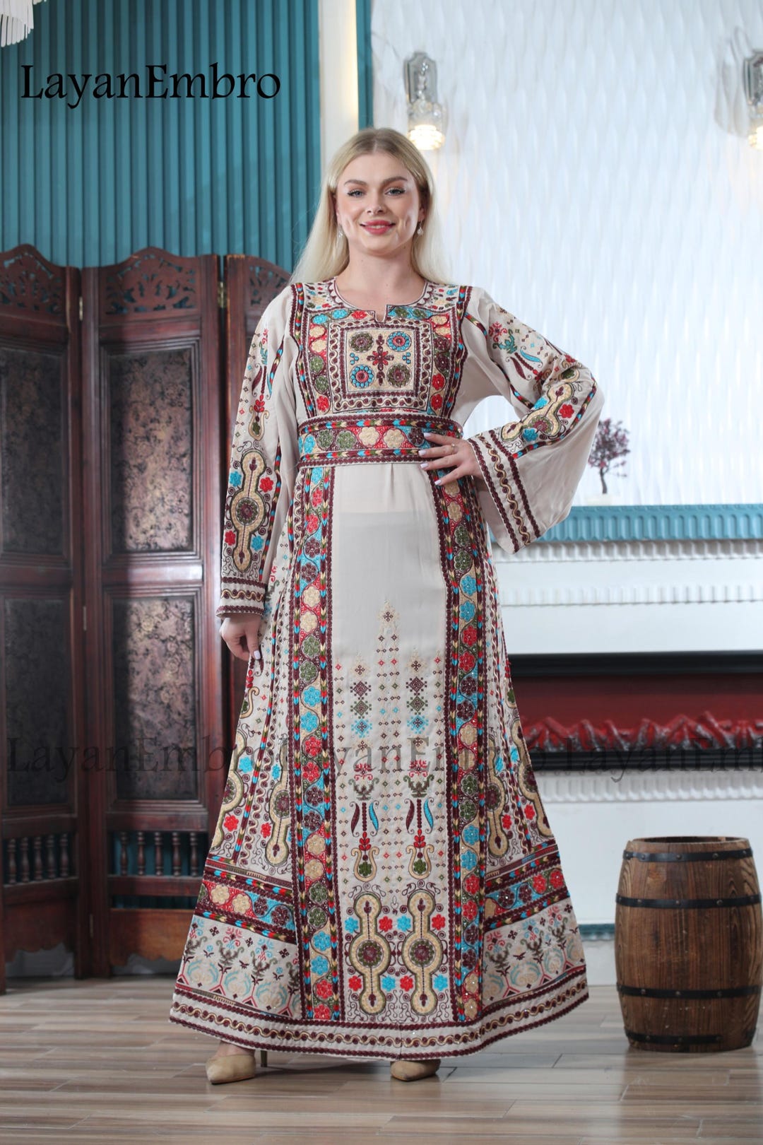 Palestinian Embroidered Thawb - Dress. مطرزات شرقية عربية - ثوب فلسطيني ...