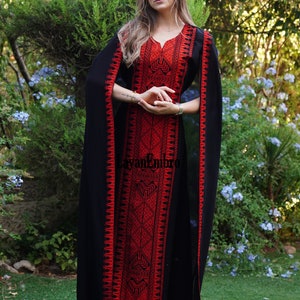 Palestinian Embroidered Thawb Dress. مطرزات شرقية عربية ثوب فلسطيني ...