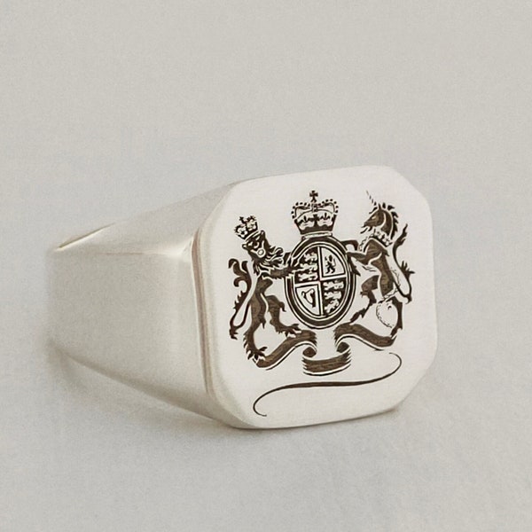 Crest Ring - Etsy
