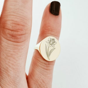 Daffodil Signet Ring, Birth Flower Ring, Personalized Flower Ring ...