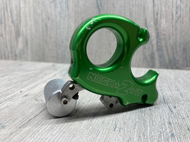 Nock 2 It ALUMINUM Custom Thumb Button Made by Outdoor Assassin - Etsy