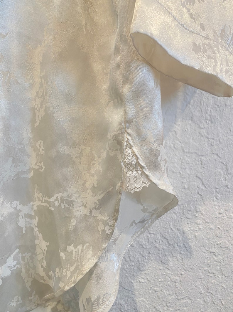 Vintage Pajama Shirt Dress In White Silk Material And Lace Vintage