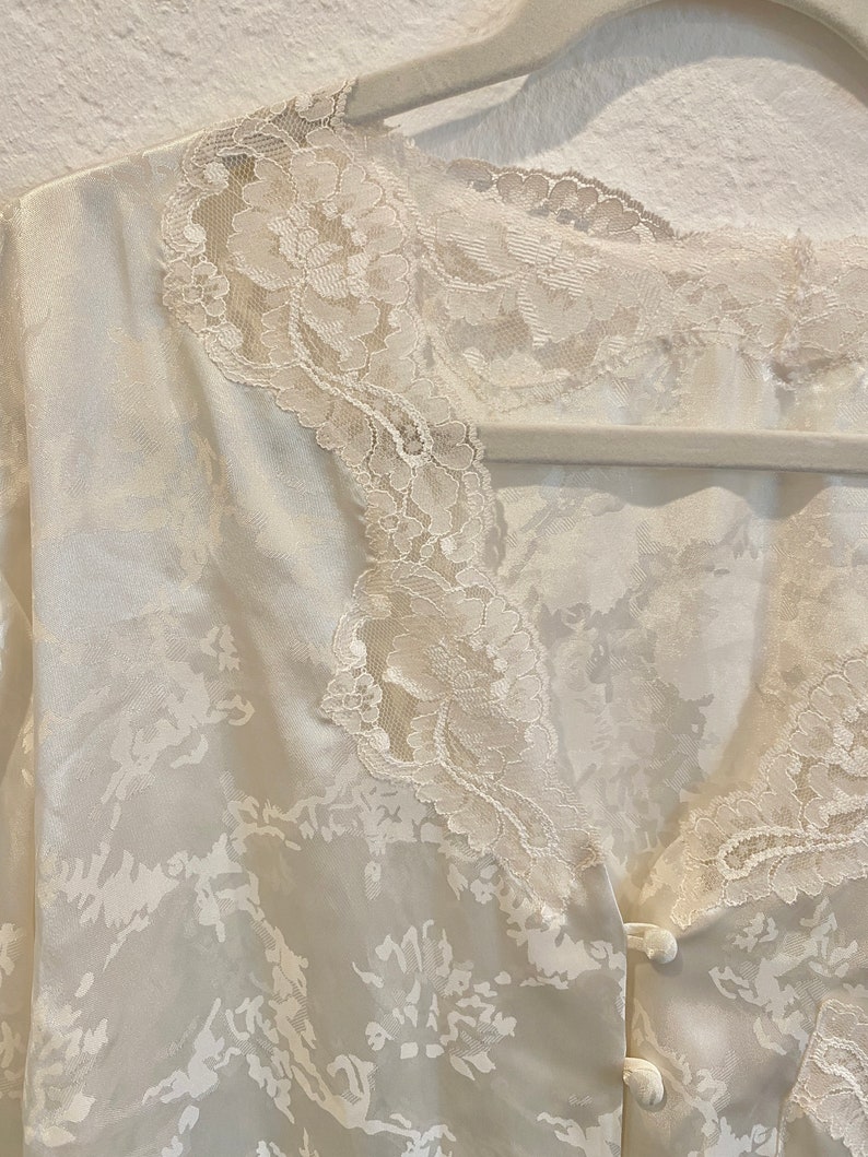 Vintage Pajama Shirt Dress In White Silk Material And Lace Vintage