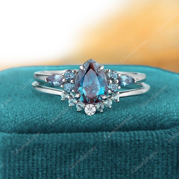 Pear Alexandrite Ring for Women Vintage Alexandrite Engagement Ring Set ...