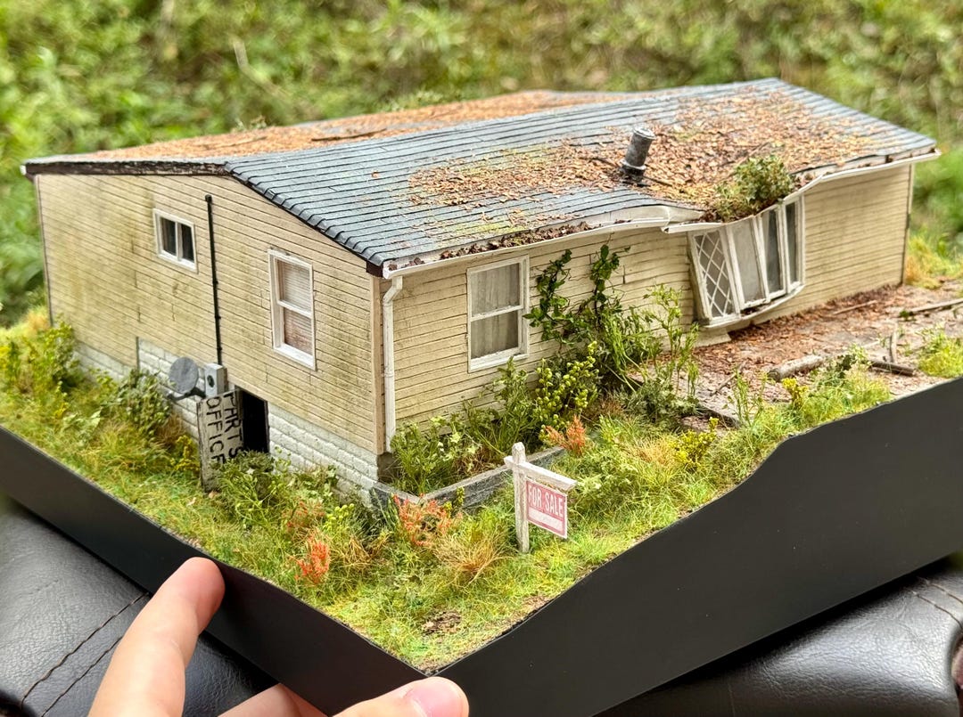 Hyper Realistic Abandoned Home 1/48 Scale Miniature Diorama - Etsy