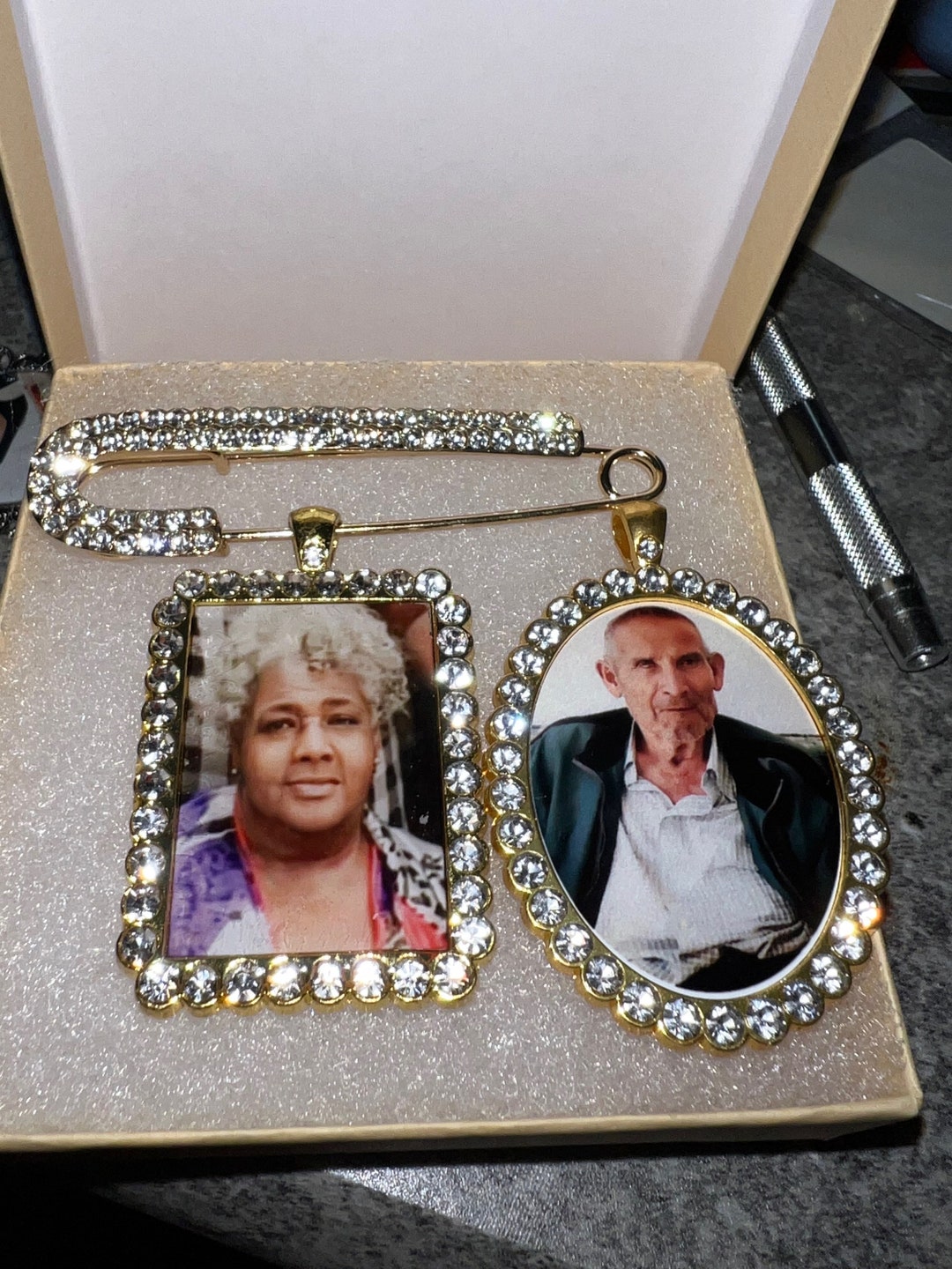 Large Bling Pins With Round or Square Picture, Bridal Bouquet Picture ...