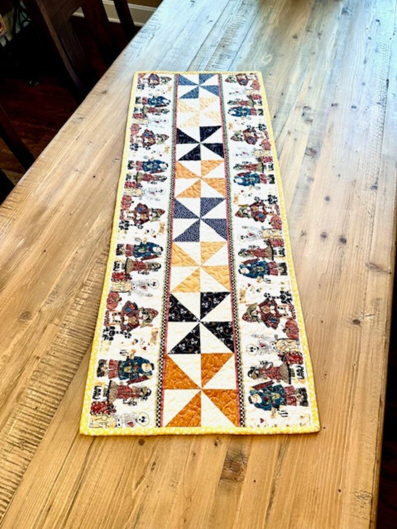 Halloween,quilted,fall Table Runner,table Décor,table Centerpiece ...