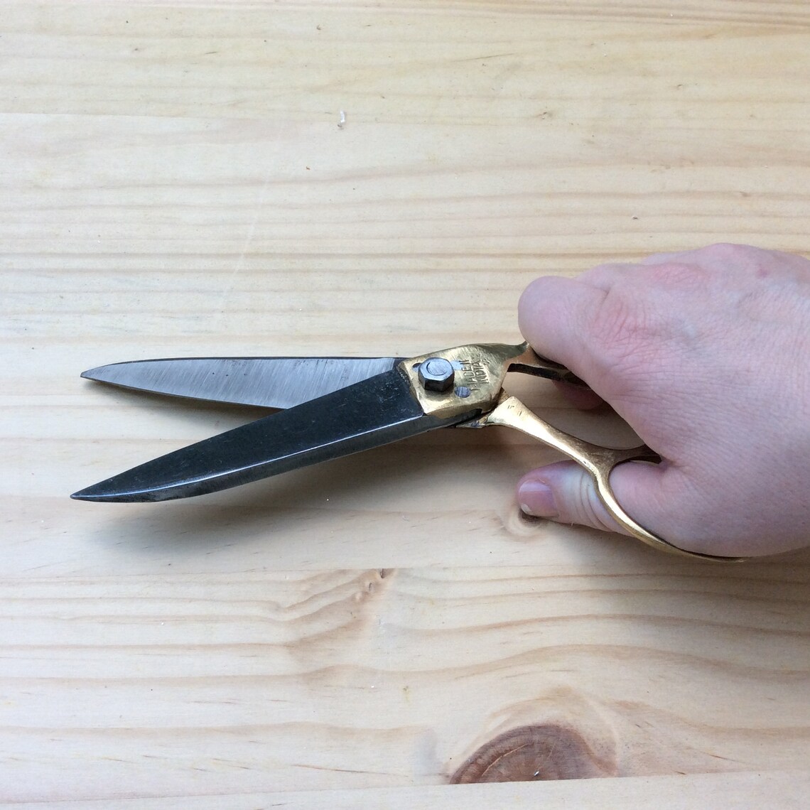 Parveen Scissors Left Handed for Fabric Cutting-rupalee - Etsy