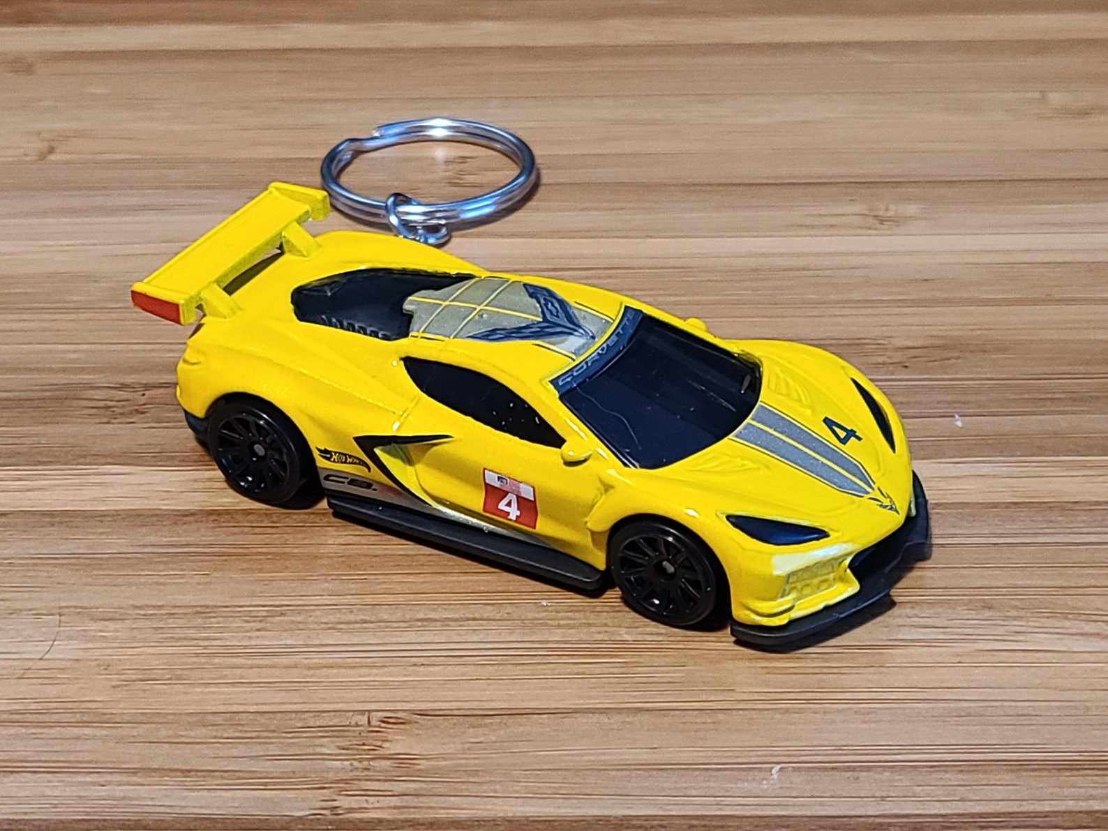 Hot Wheels 2020 Chevrolet C8 Corvette Custom Made Keychain blue/yellow ...