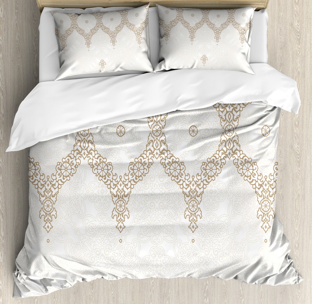 Moroccan Bedding Set, Elaborate Background With Traditional Soft ...