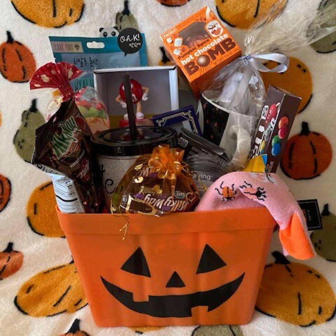 15 Halloween Gift Basket Ideas for College Students | Parenting Kids ...