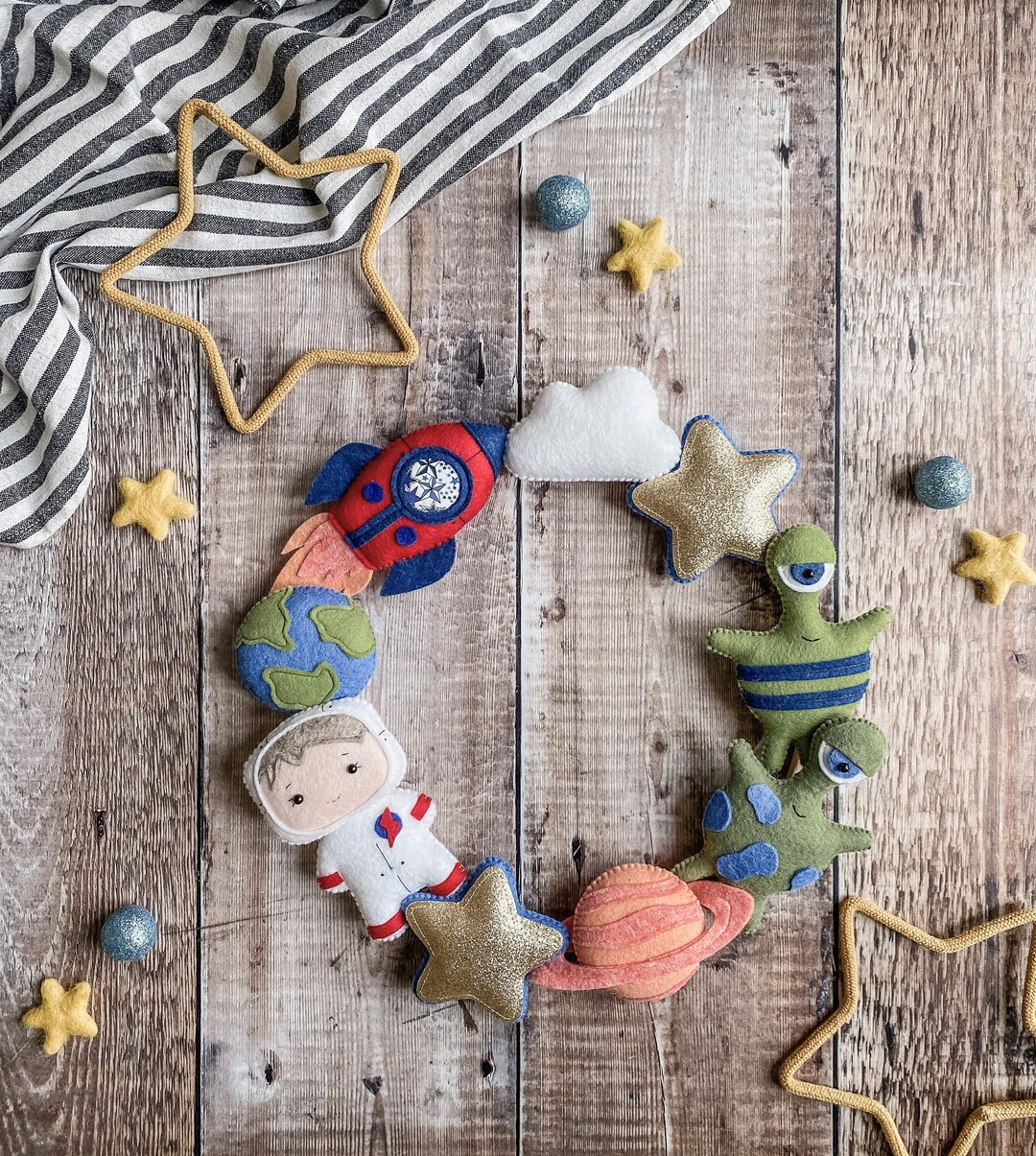 Space Felt Hoop - Kids Decor - Nursery Decor - Spaceship - Rocket ...