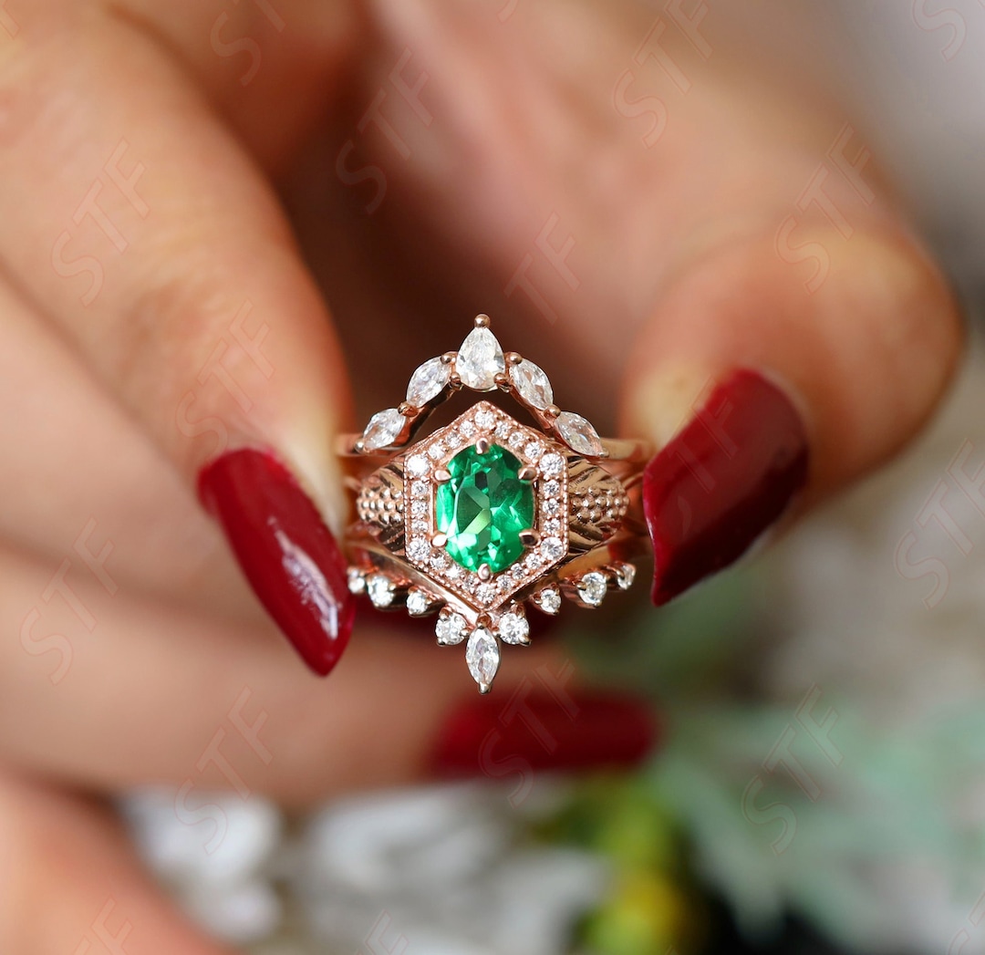 Oval Emerald Wedding Ring Set for Bride, Beautiful Engagement Bridal ...