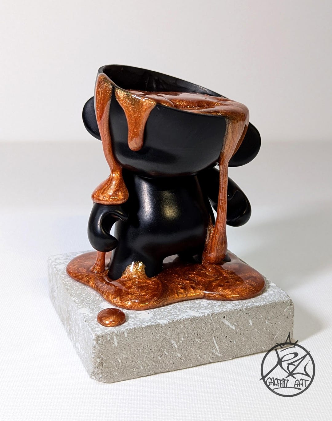 Munny Kidrobot Custom, Graffiti, Bronze, Artoys. - Etsy