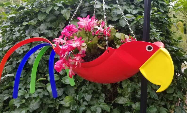 Flying Planters are designed in the shape of Beautiful Birds | Etsy