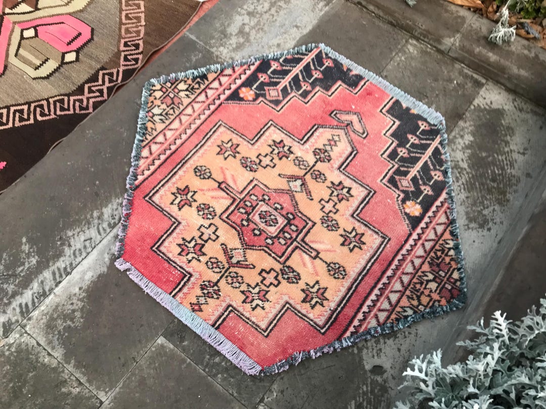 Handmade Octagon Rug - Vintage Under Table Rug - Saloon Decor Rug ...