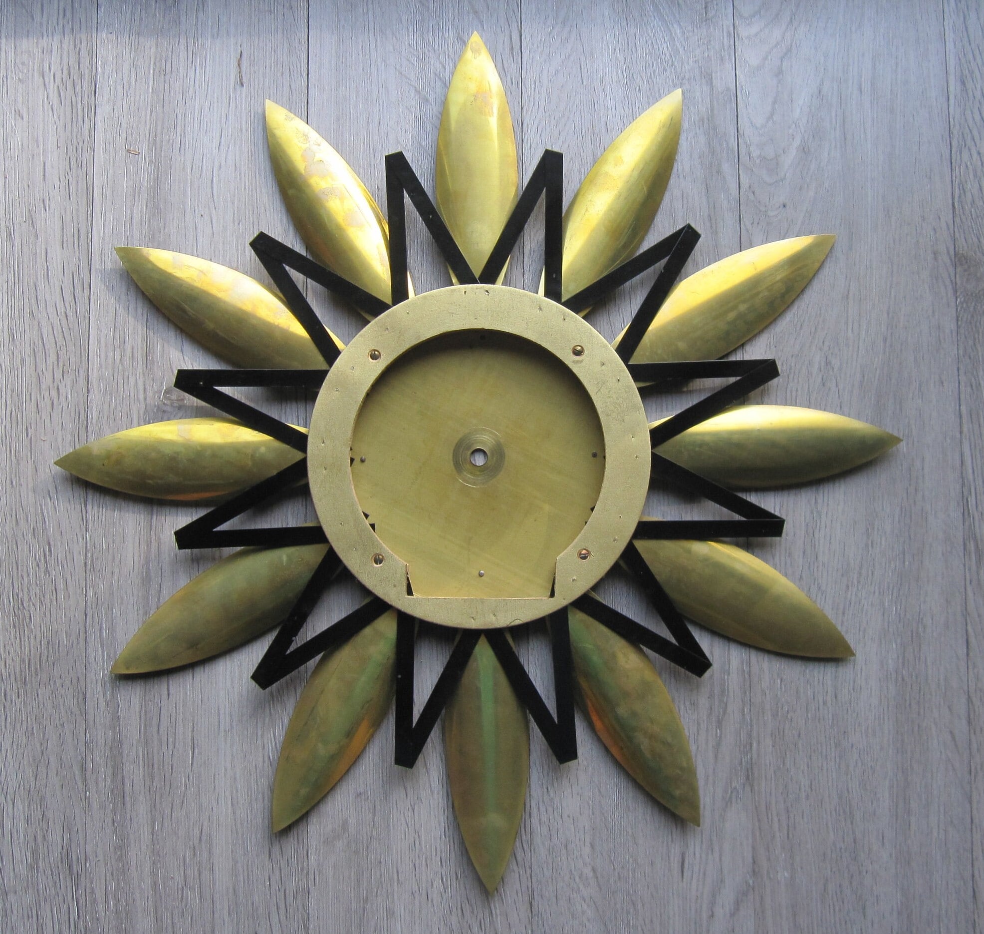 Atlanta Electric Mid-century Flower or Sun Clock Face Western - Etsy