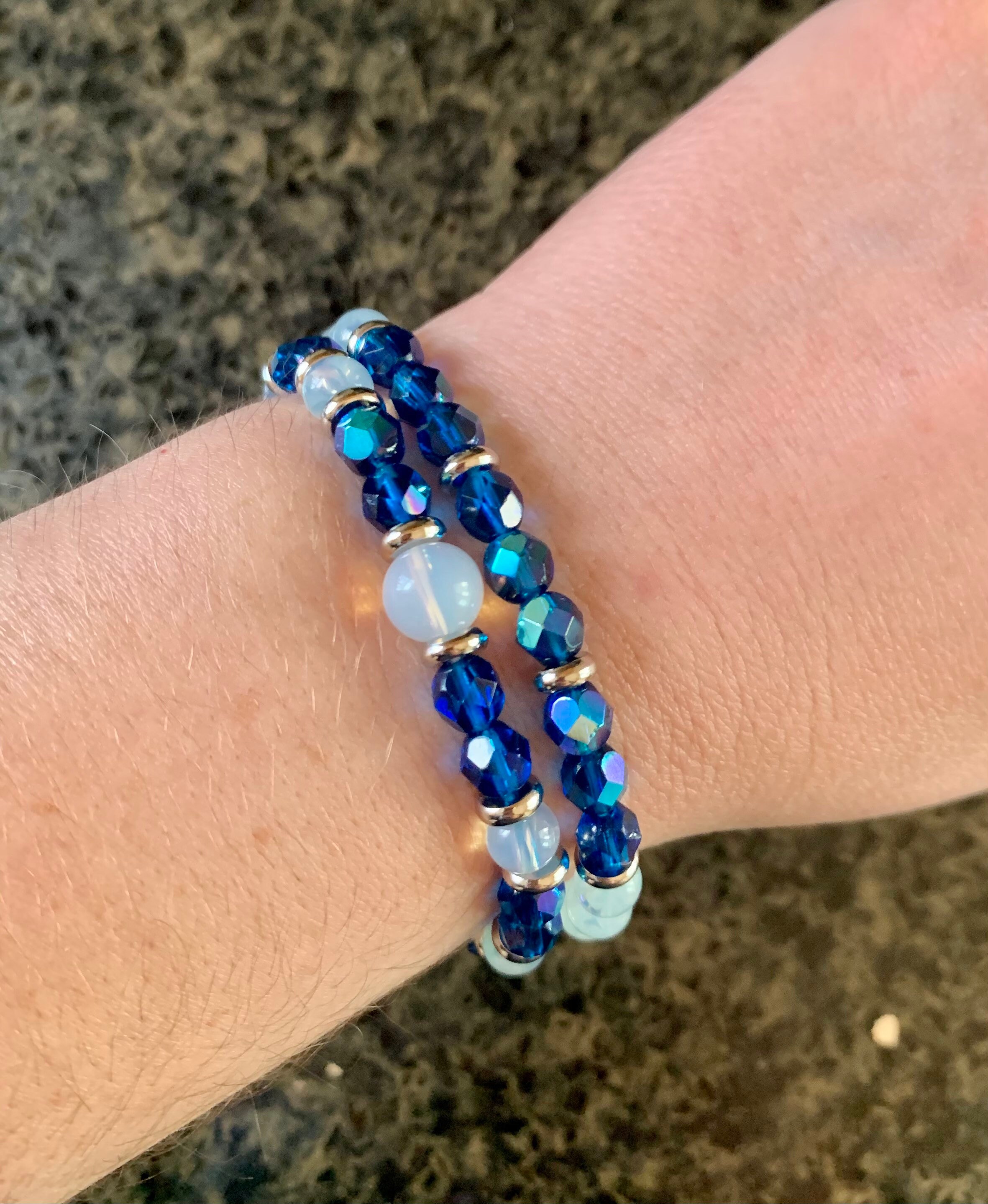Conjunto de pulseras con cuentas azules y claras de Capri - Etsy España