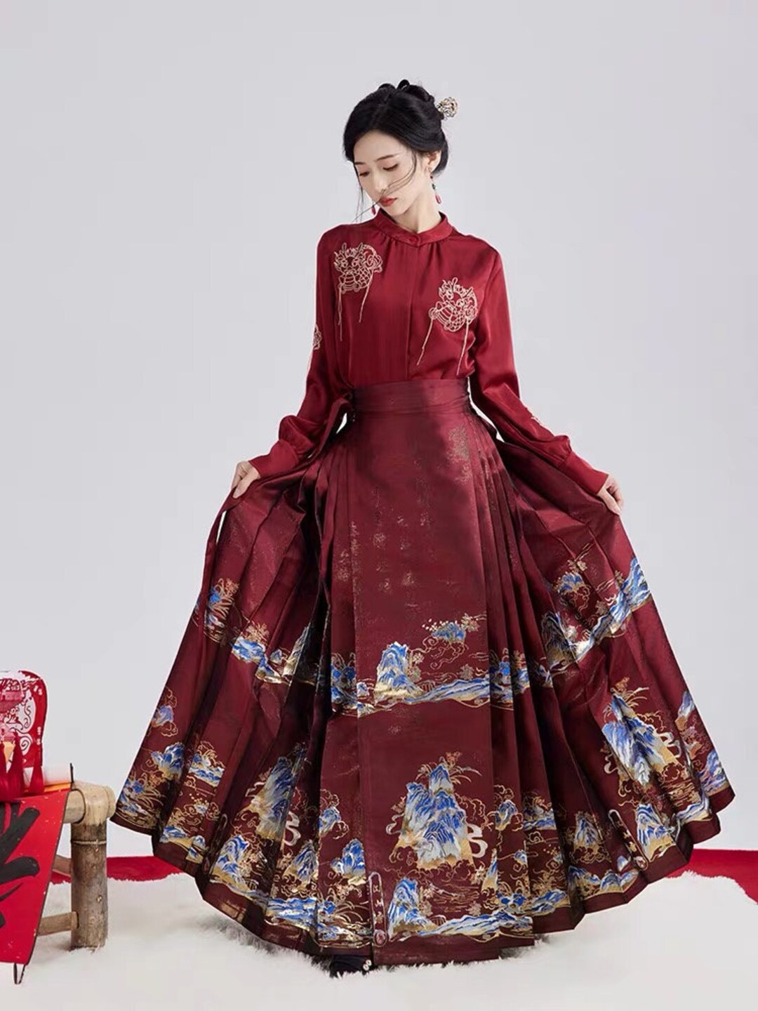 A Modern Hanfu Story: Women's Ming Style Mamianqun Traditional Chinese ...