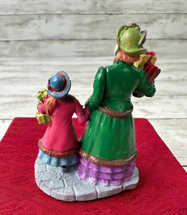 Lemax CHRISTMAS SHOPPING #42257 Christmas Village Figurine 2014 Mom ...