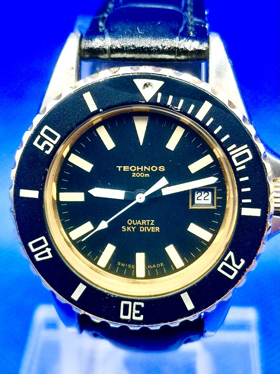 Vintage And Rare Technos 200 M Sky diver Quartz watch… - Gem