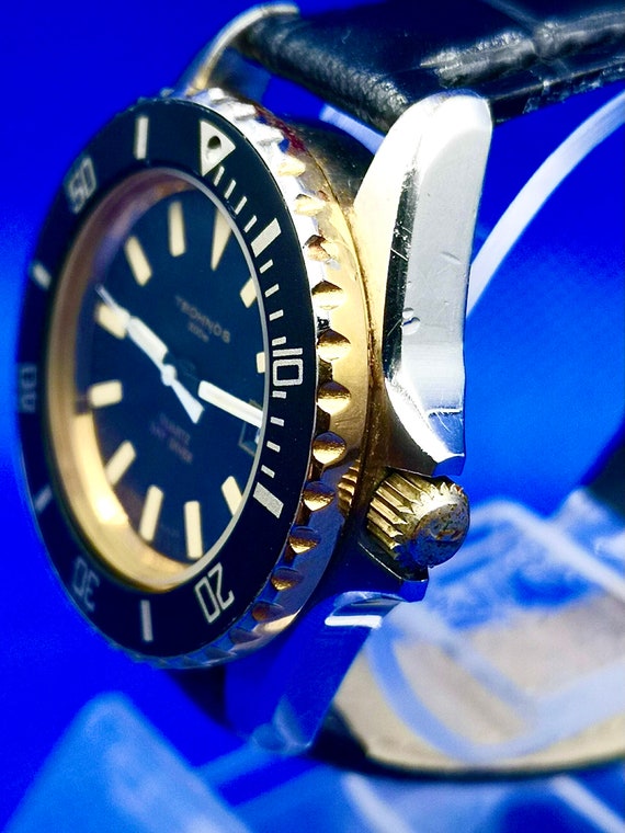 Vintage And Rare Technos 200 M Sky diver Quartz watch… - Gem