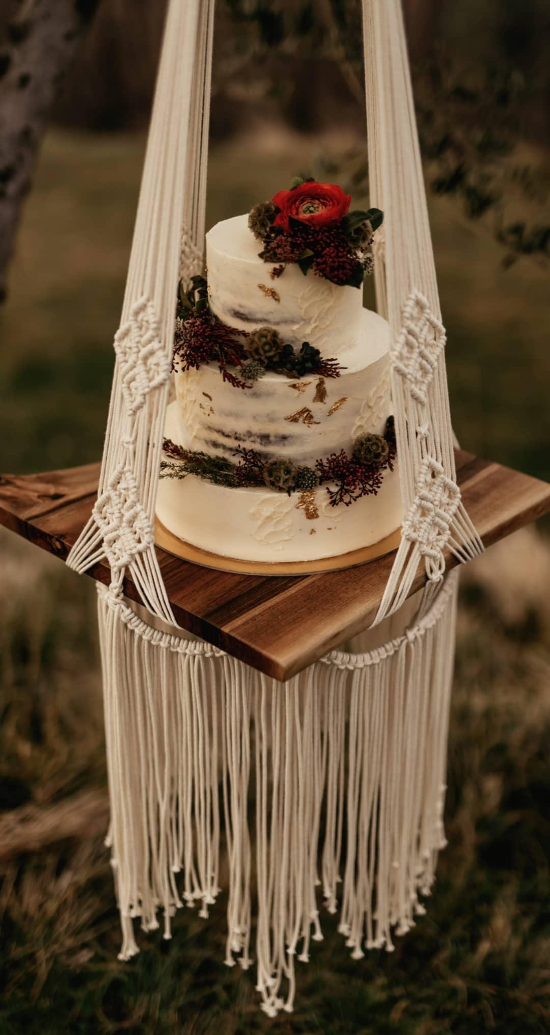 MADE TO ORDER: Macramé Wedding Cake Stand // Macramé Hanging Table ...