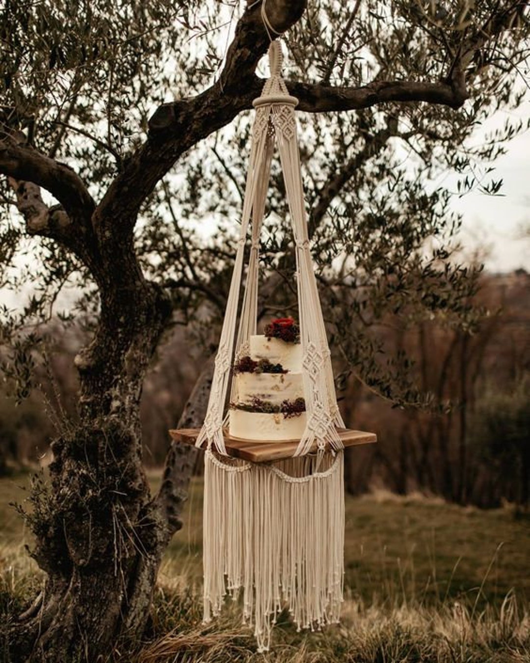 MADE TO ORDER: Macramé Wedding Cake Stand // Macramé Hanging - Etsy