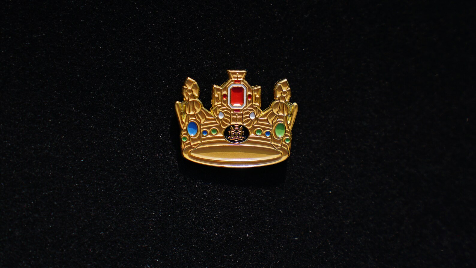 Resident Evil 4 "salazar Family Crown" Enamel Pin for Bags, Clothing ...