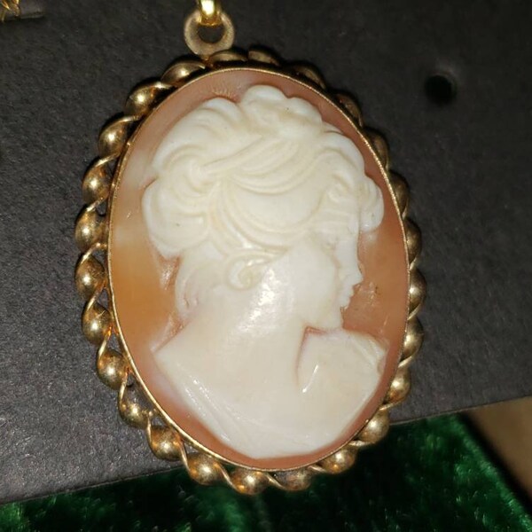 Shell Cameo Pendant - Etsy