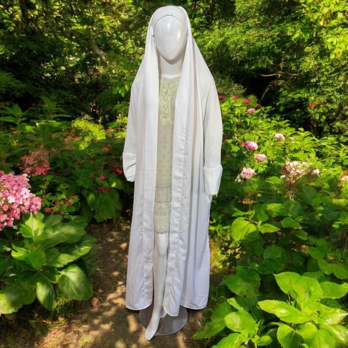 Women’s White Chador, Chadar With Sleeves, Overhead Front Open Abaya ...