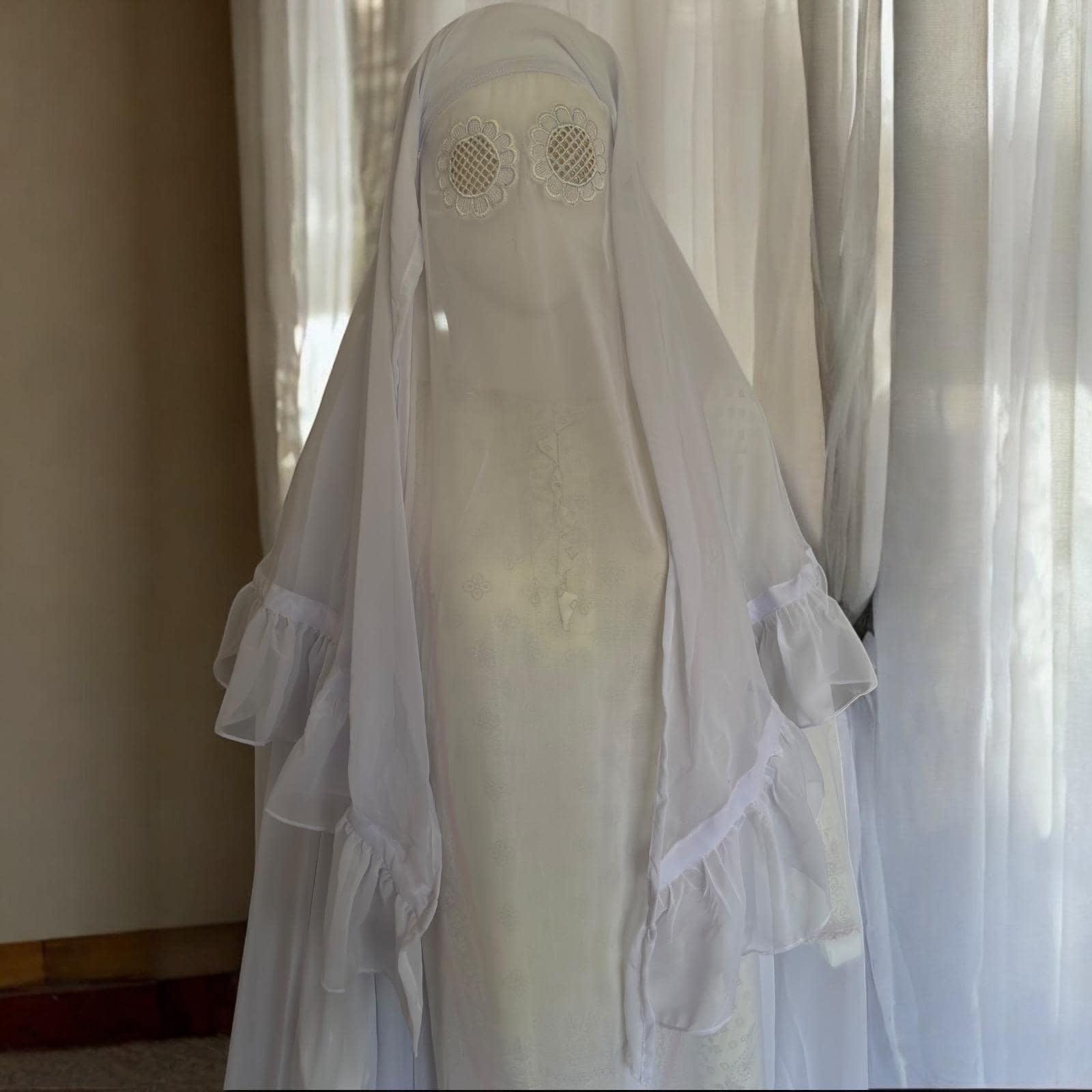 Handmade Islamic Kashmiri Burqa With Separate Eye Grills Sleeveless ...
