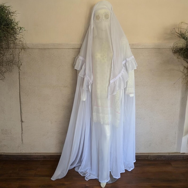 Handmade Islamic Kashmiri Burqa With Separate Eye Grills Sleeveless ...