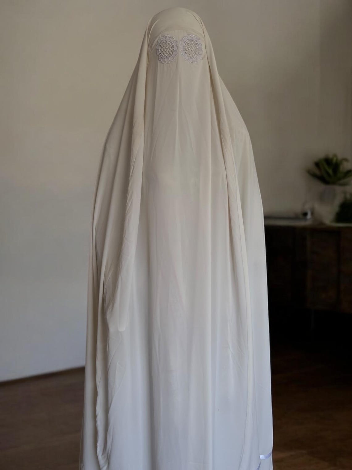 Handmade Islamic Kashmiri Burqa With Separate Eye Grills, Sleeveless ...