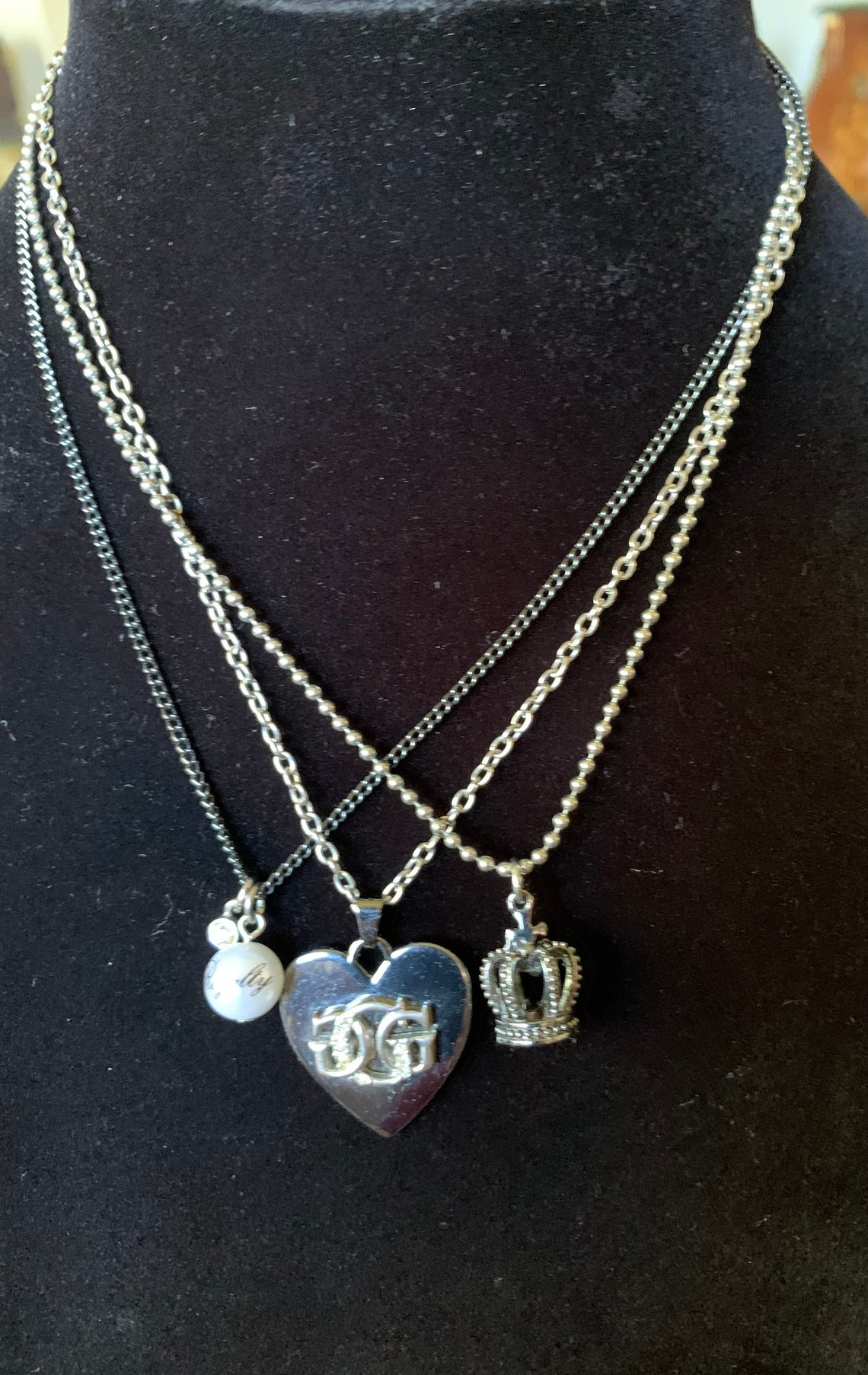Guess Pendant Necklace - Etsy