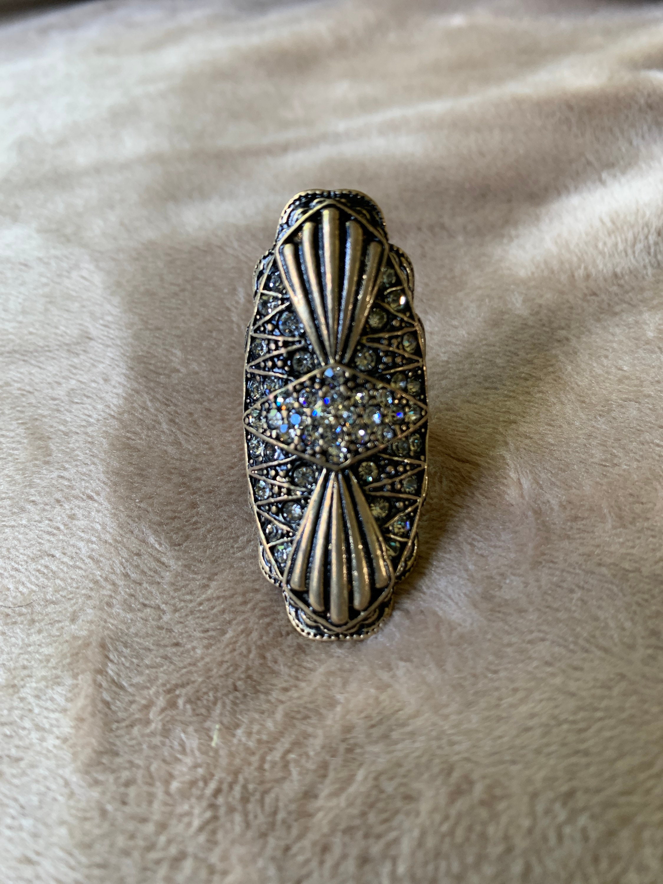 Vintage Beautiful Dark Faux Gold & Black Etched Ring W/ Rhinestones - Etsy